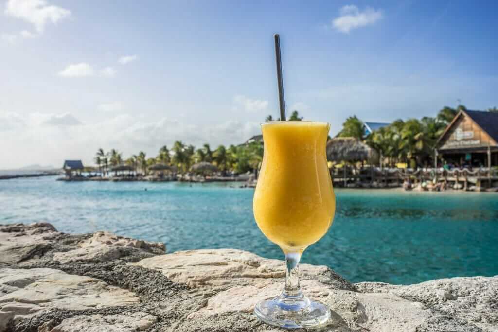 Cool Down with These Refreshing Summer Fast Food Drinks - Fast Food ...